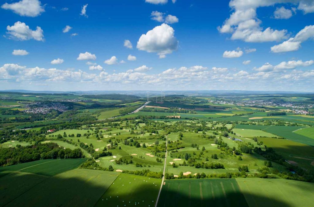 Wandern im Taunus: 6 atemberaubende Wanderwege | Jochen Schweizer